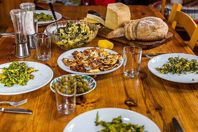 Halloumi? Hellim? Grilled cheese from Cyprus - Tellerrand-Stories in ...